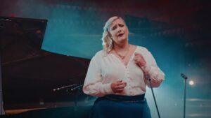 What Is a Mezzo Soprano - The Vocal Powerhouse Explained - Philippe Jordan