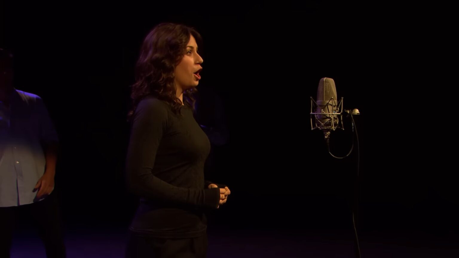 What Is a Mezzo Soprano - The Vocal Powerhouse Explained - Philippe Jordan